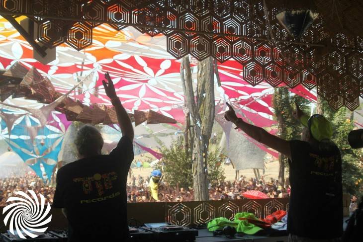 Raja Ram & DJ Chicago (1200 Micrograms ) @ Ozora Festival 2015 ...